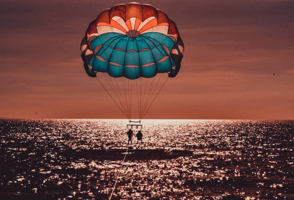 10 Must-Know Tips For A Perfect Parasailing Experience | Fly N Float ...